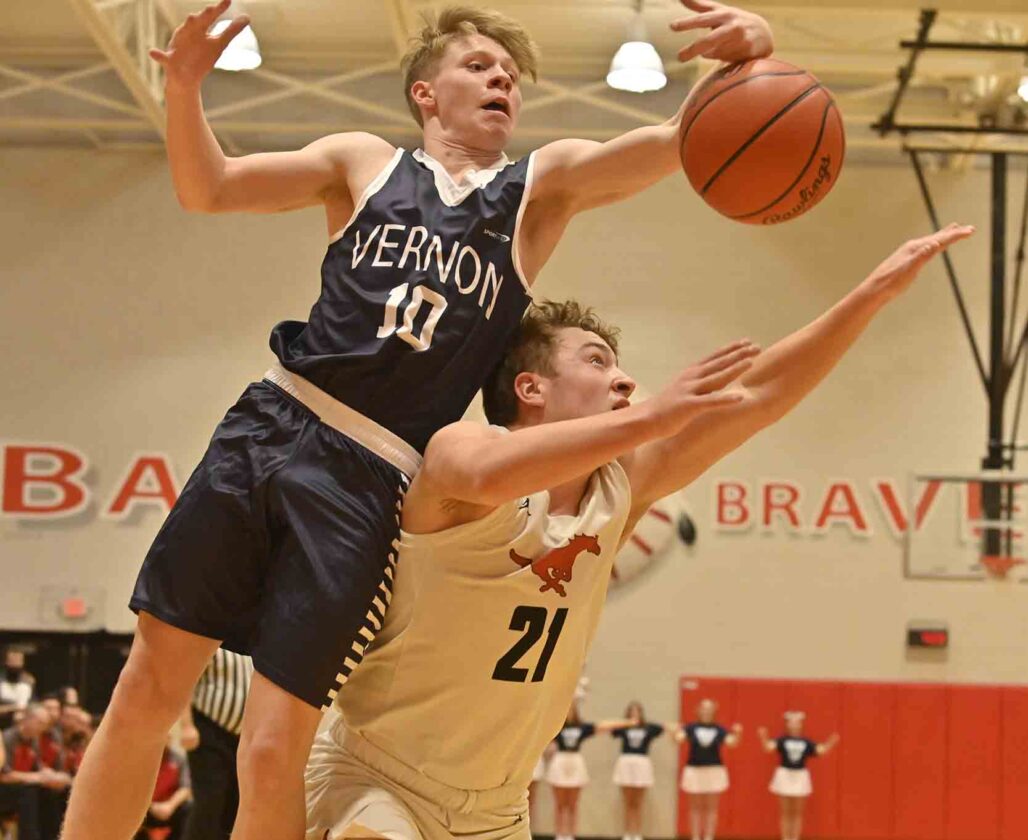 Badger holds off Mathews | News, Sports, Jobs - Tribune Chronicle